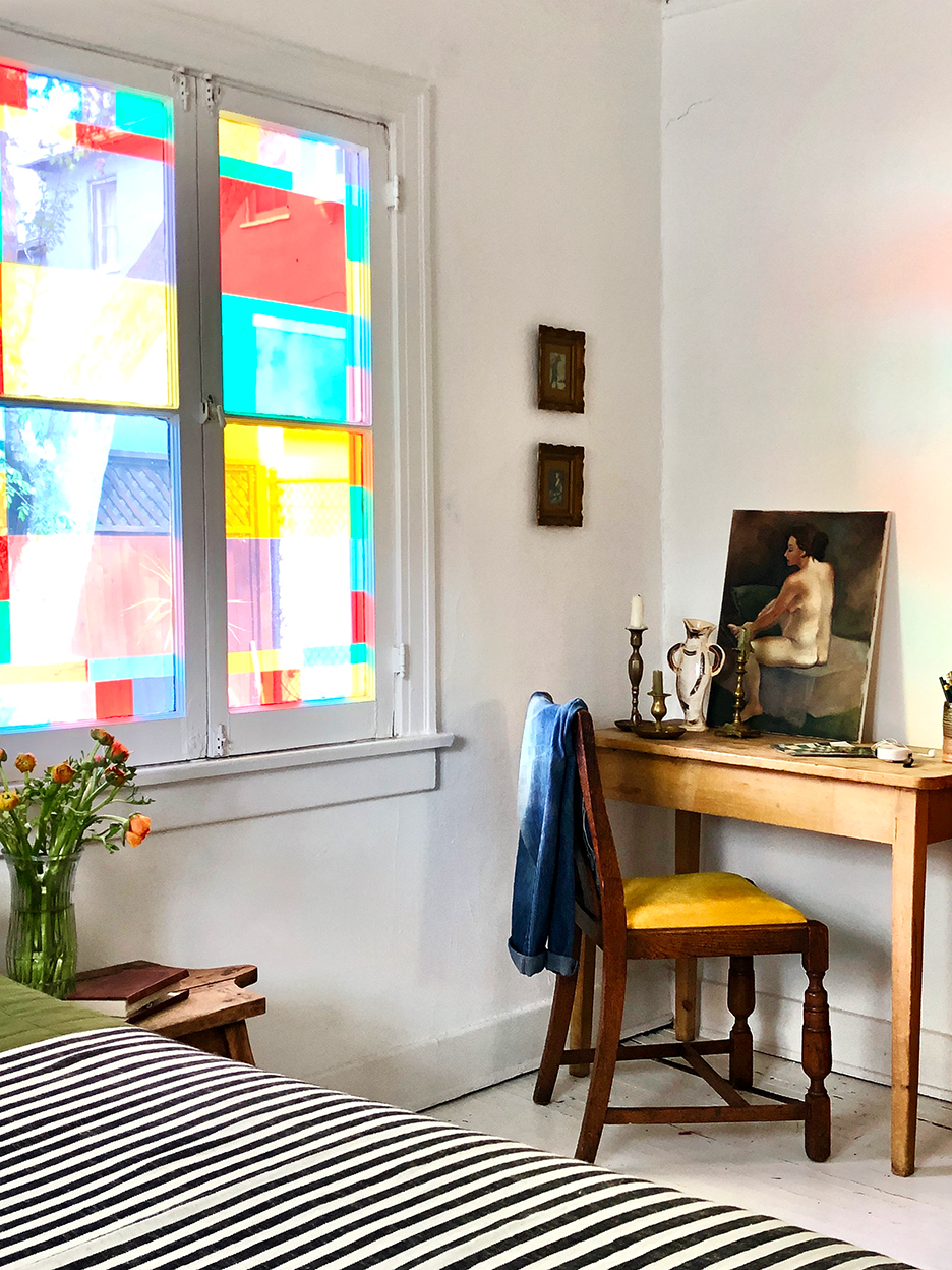 How to DIY Stained Glass Windows in 3 Steps