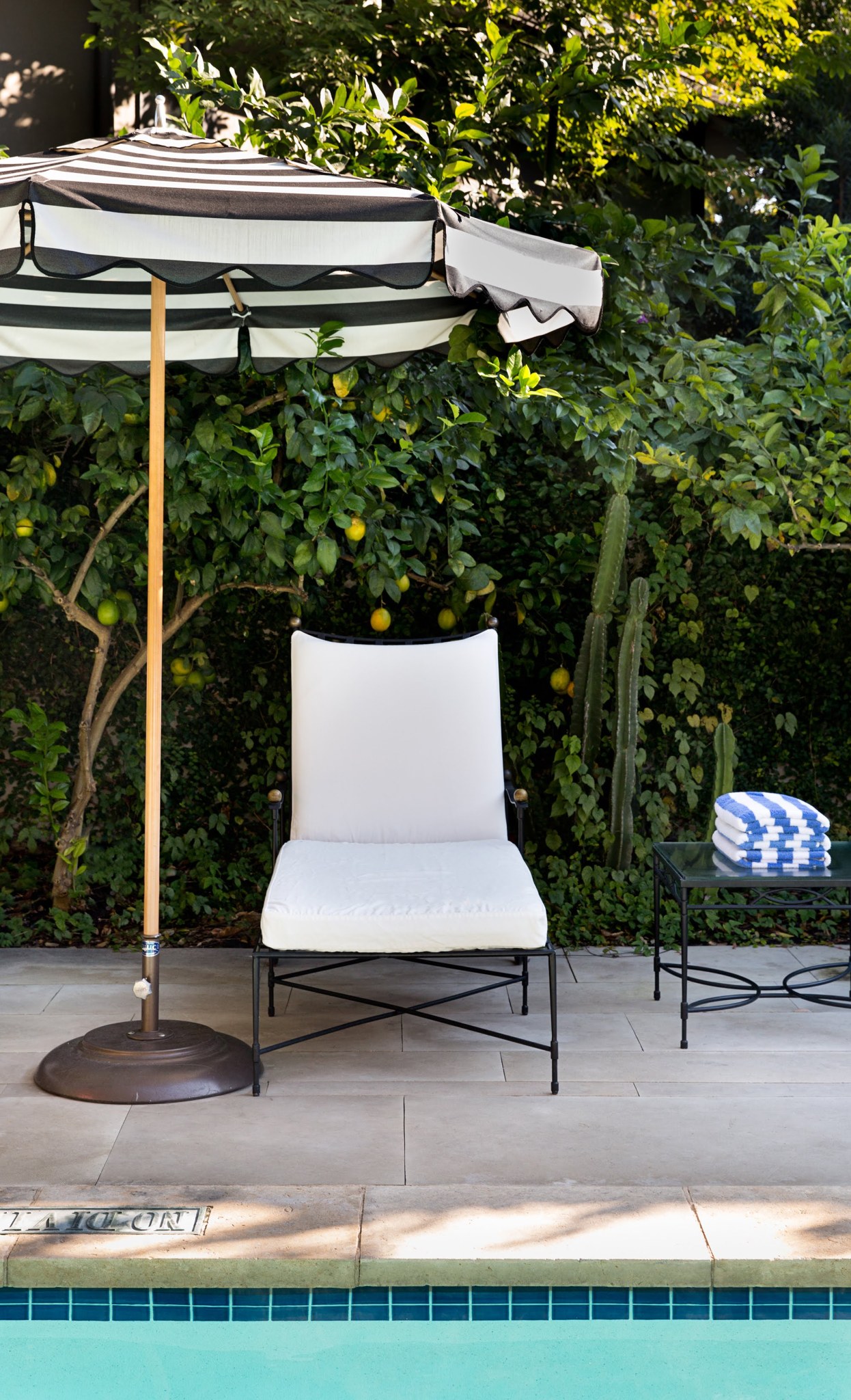 The Best Outdoor Lighting for a Stylish Space | Domino