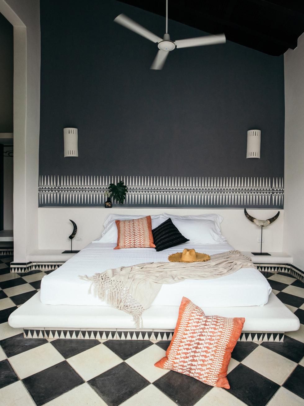 These Hacks Make It Easy to Style Your Bed on the Floor