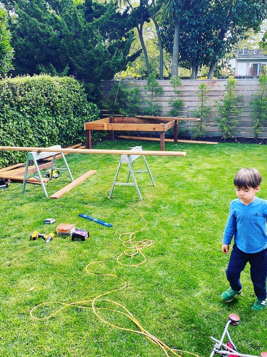 Building a DIY Backyard Fort Became a Creative Outlet for This Dad and ...