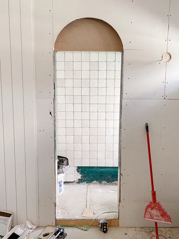 A Night and Day Shower Transformation That All Began with an Arch