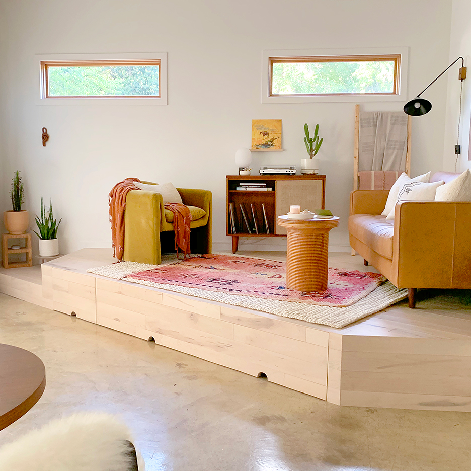 A Clever Trundle Bed in this Austin Home Transforms the Living Room in ...