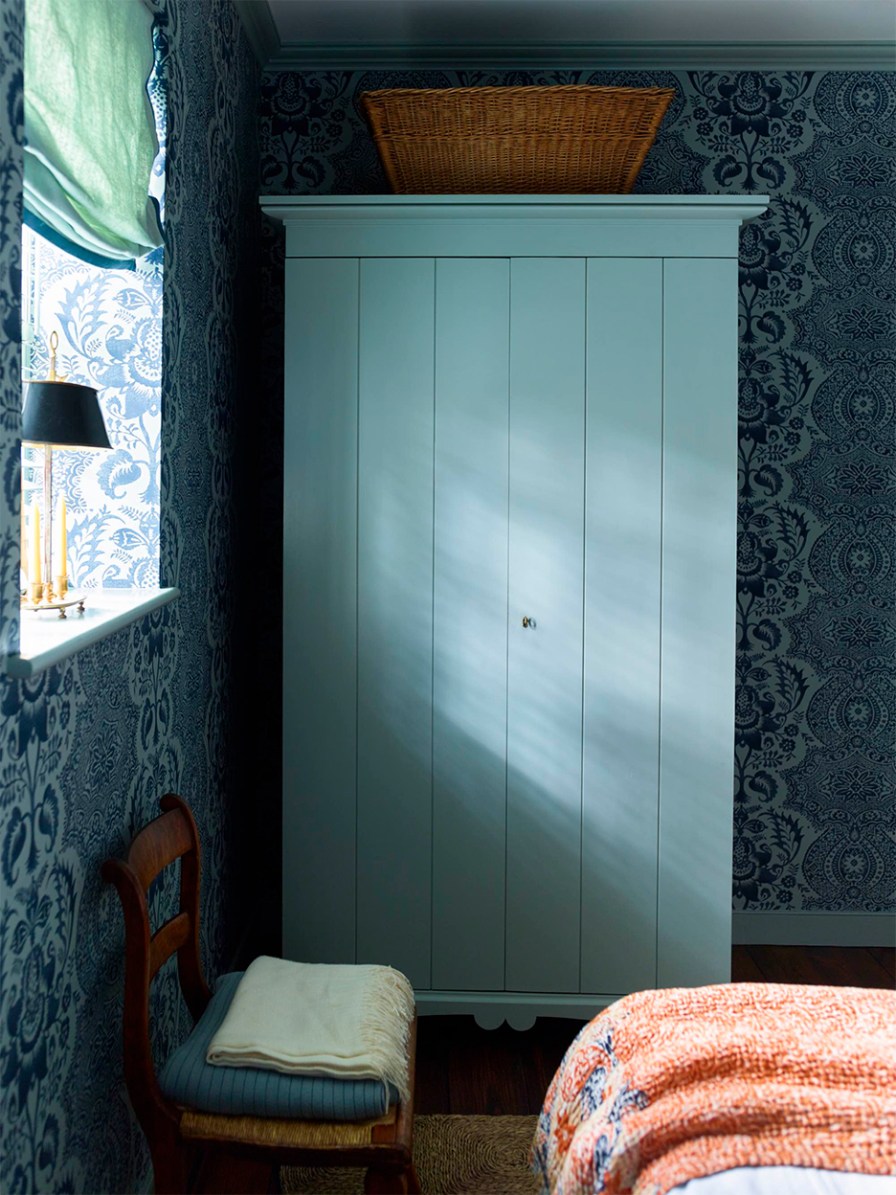 These 4 Rooms With Colored Window Shades Will Convince You to Try the Trend