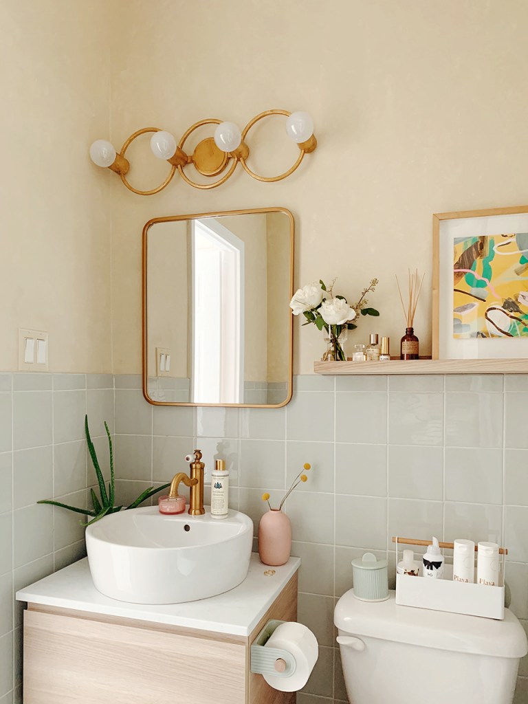 The Layout Tweak That Made This 27-Square-Foot Bathroom Feel Less Mini ...