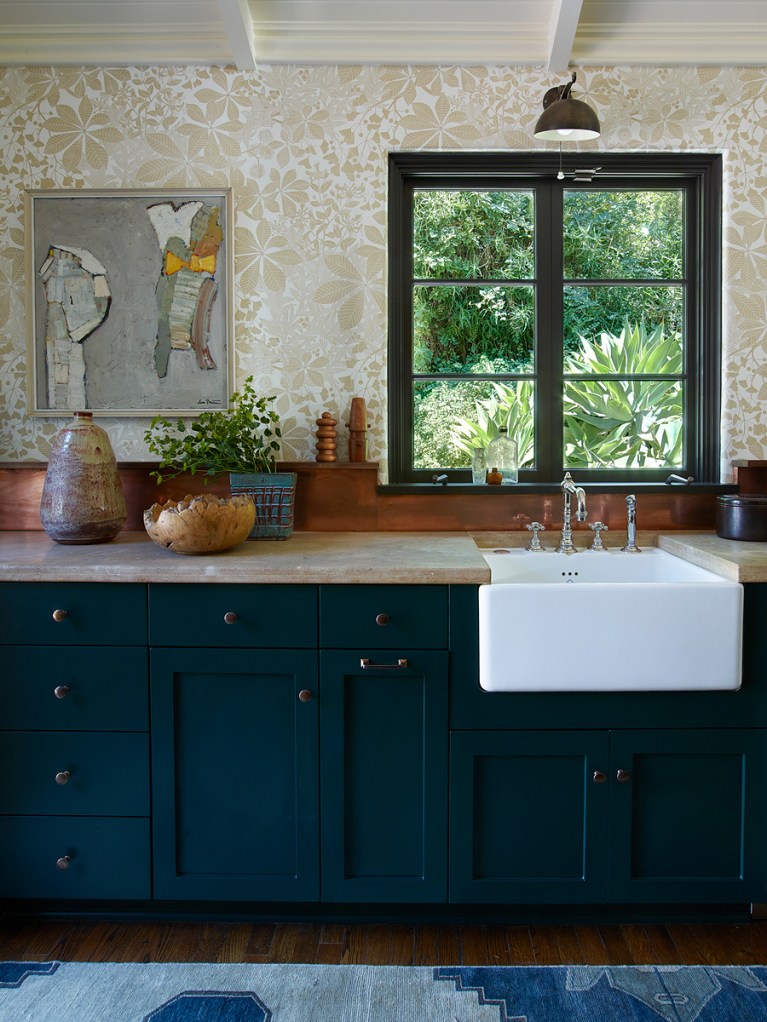 9 Classically Cool Spaces to Indulge Your Shaker-Style Cabinet Kitchen ...