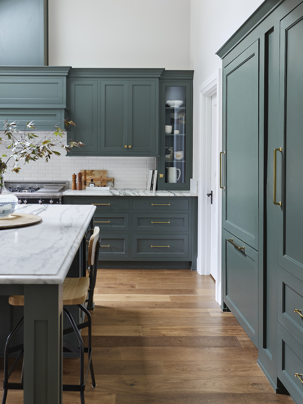 11 Paint Colors Designers Can’t Wait to Use on Kitchen Cabinets