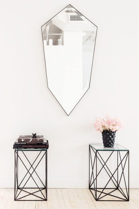 Well-Designed Mirrors That Come With Storage Space