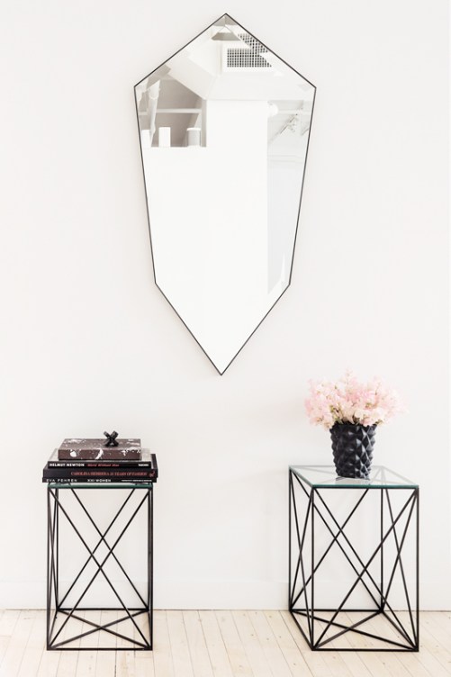 Well-Designed Mirrors That Come With Storage Space