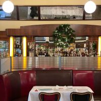 16 Ways to Get the Iconic Look of Your Favorite Restaurant At Home