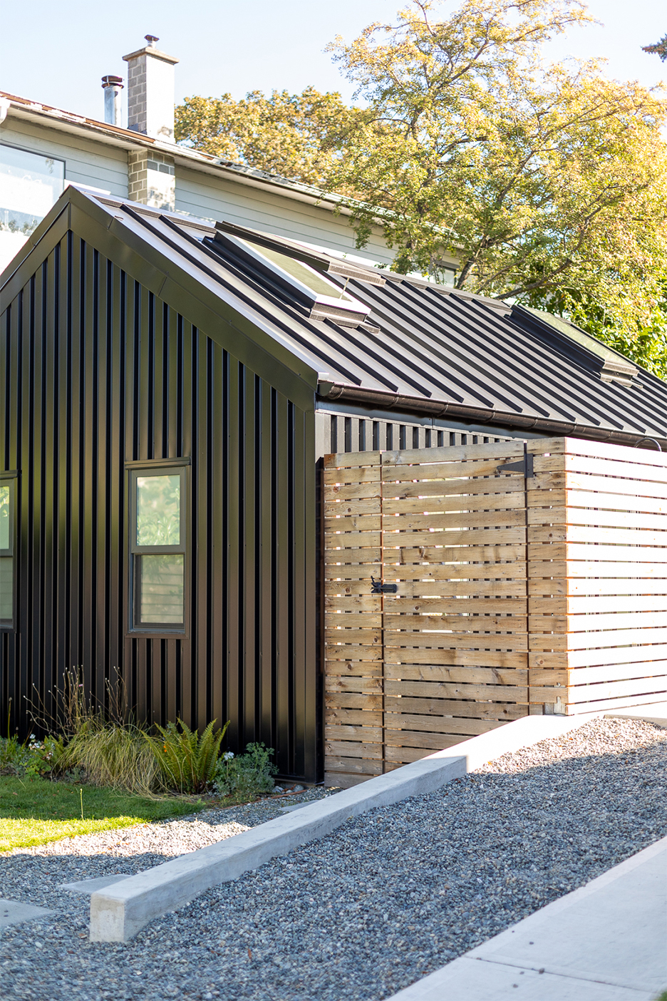 This Family’s Steel Home, Reminiscent of Swedish Barns, Was a Strong ...