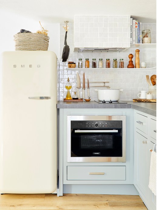 Emma Watson's Year in Books Will Have You Stocking Up | Domino