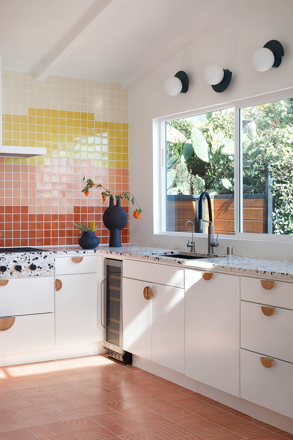 In This U-Shaped Kitchen, Getting Rid of a Window Made Way for a ...