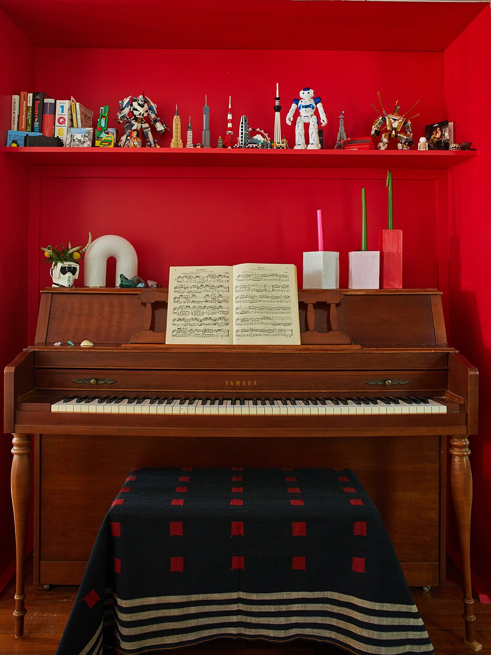 “Earthy Maximalism” Meets a Touch of Surrealism At This Designer’s ...