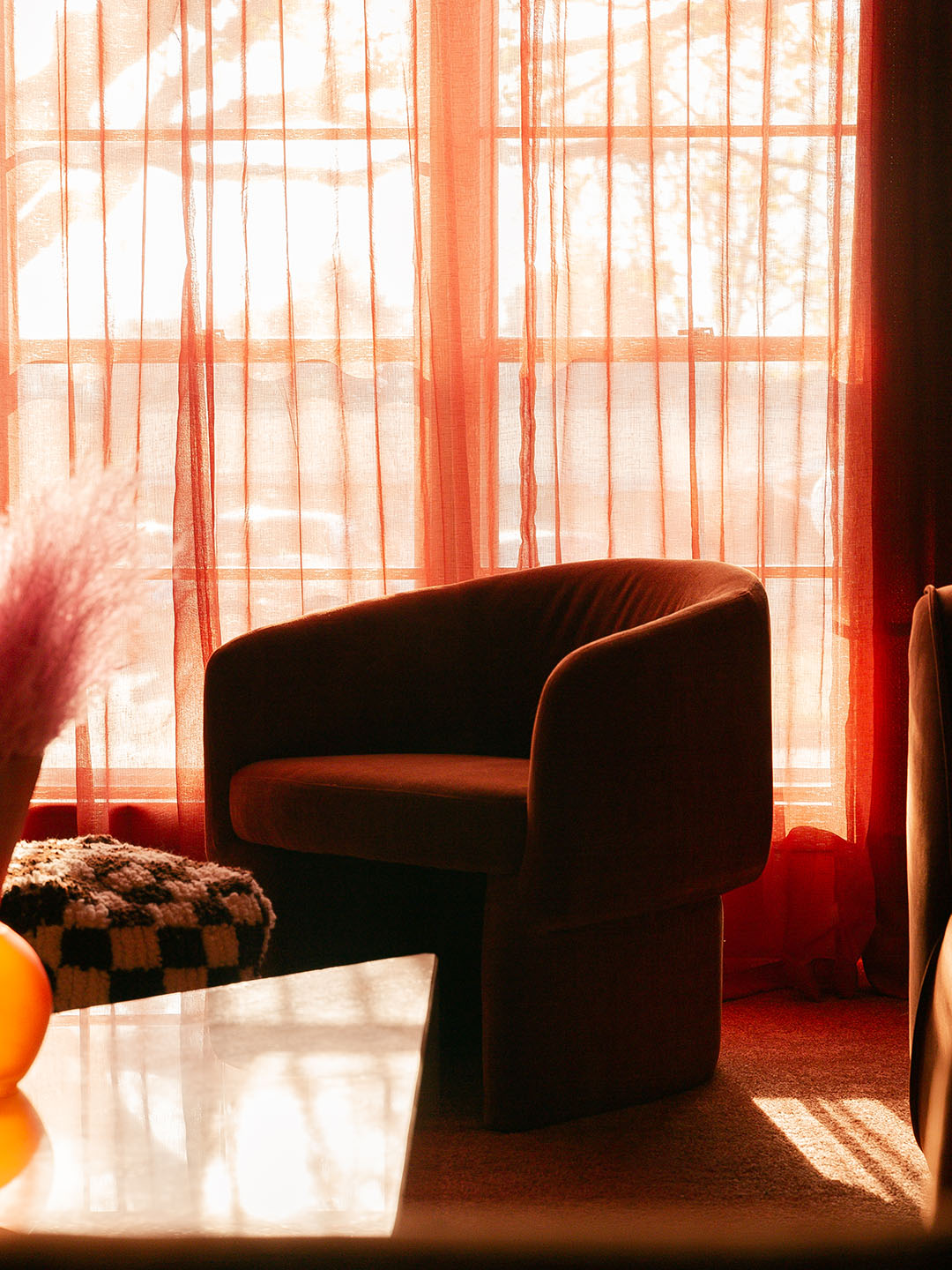 The Cozy, Red Den in This Tulsa, Oklahoma Home Will Inspire You to Go ...