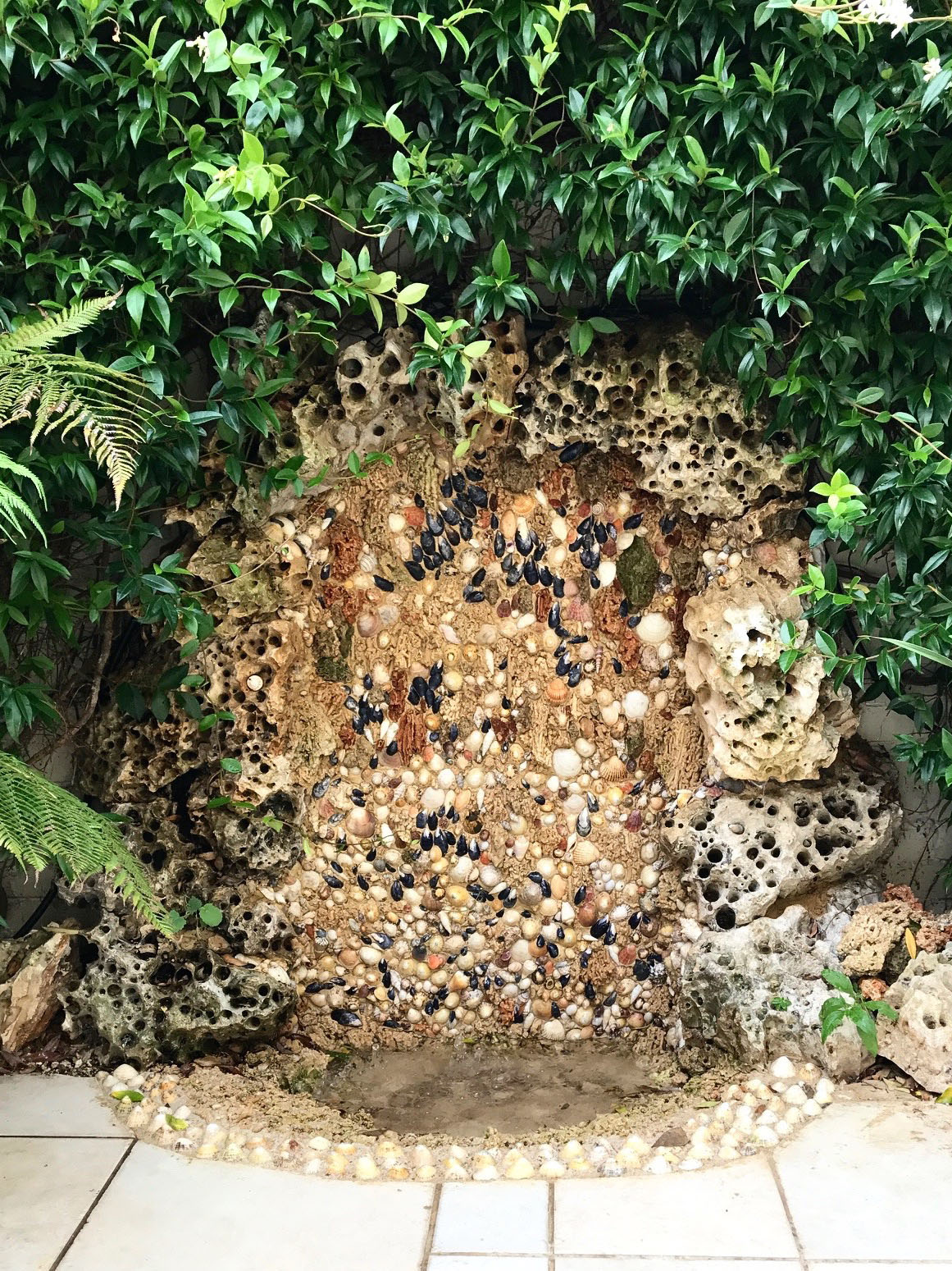 Centuries-Old Shellwork Walls Are Popping Up Again in English Gardens