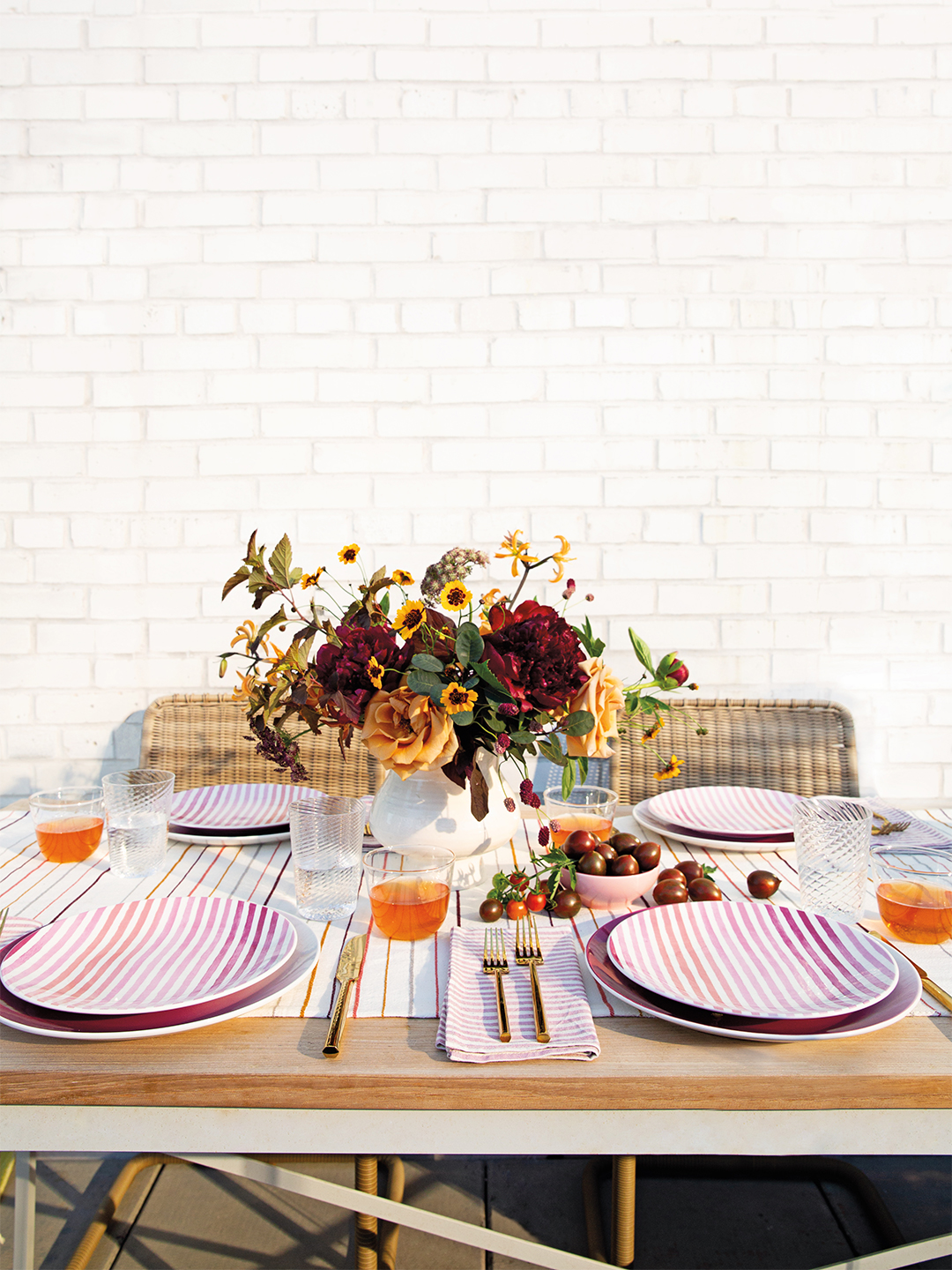 24 Outdoor Dinnerware Essentials for All Your Summer Parties