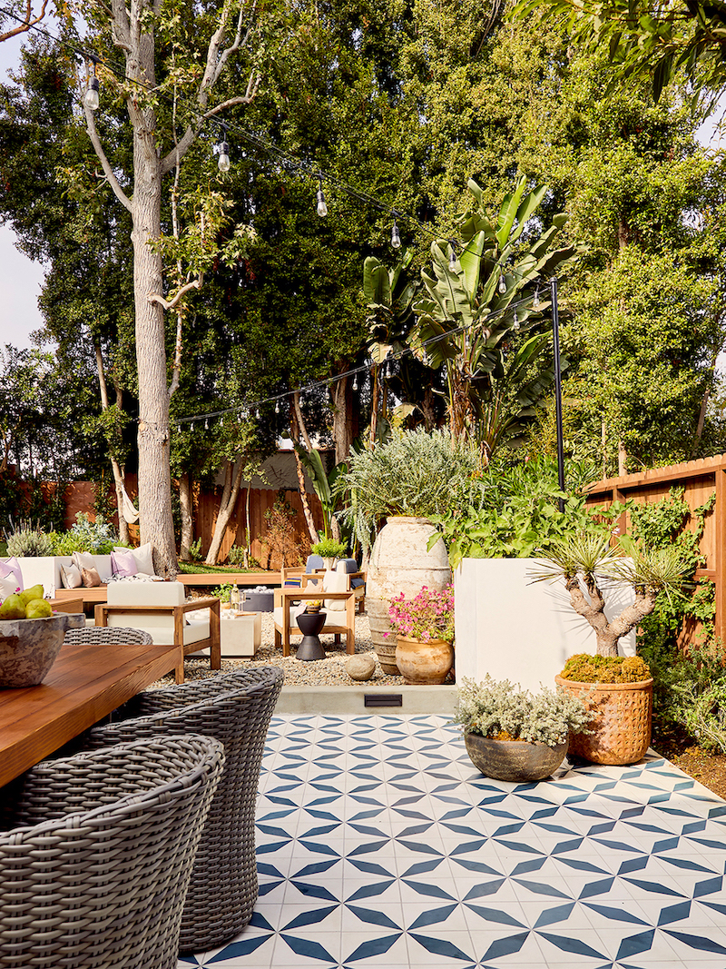 This Sloped Backyard Turned Out to Be an Opportunity for Dreamy Hardscaping