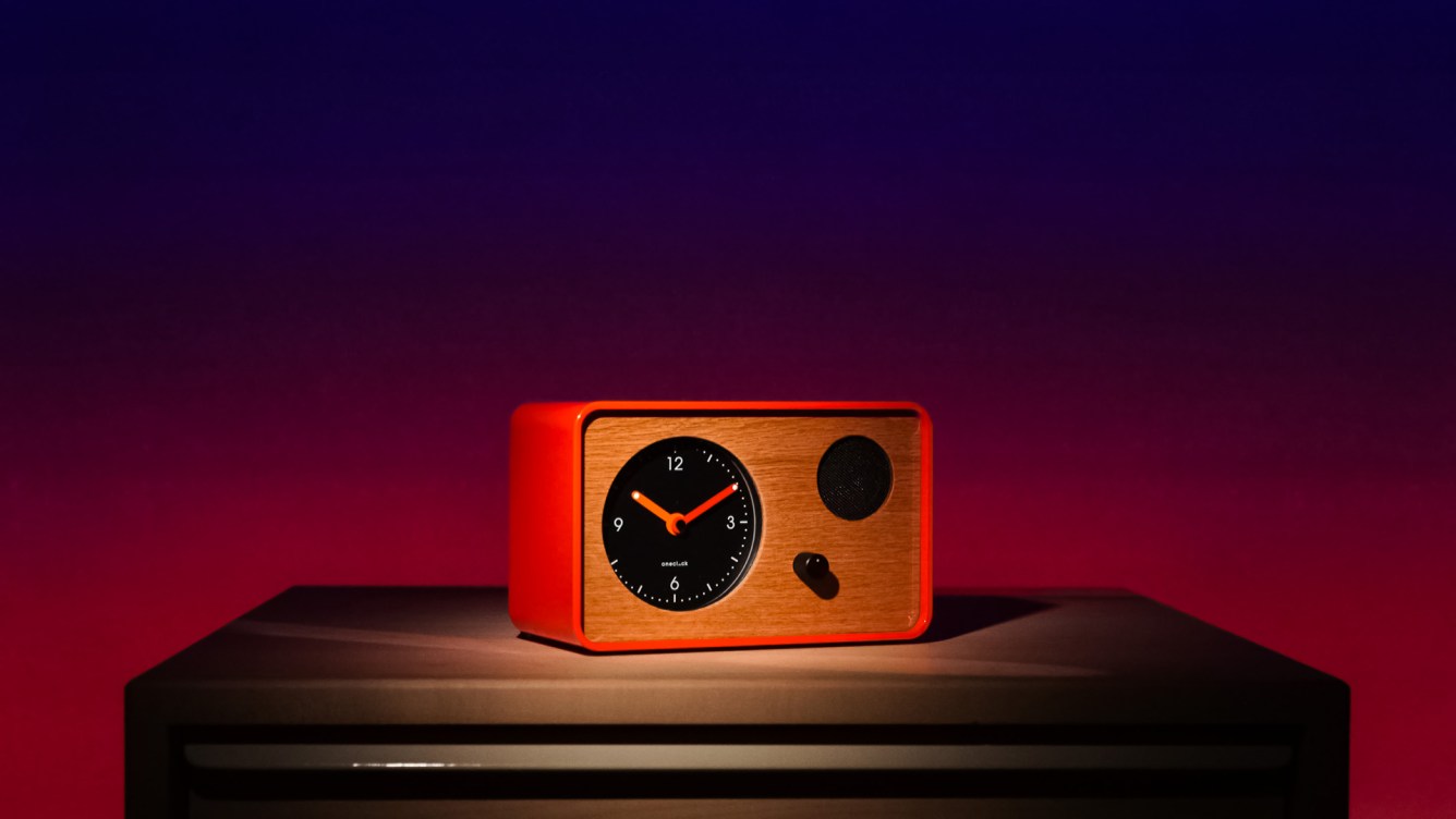 This Techy Alarm Clock Gave Me My Best Sleep Since My Kid Was Born | domino The OneClock Alarm ...