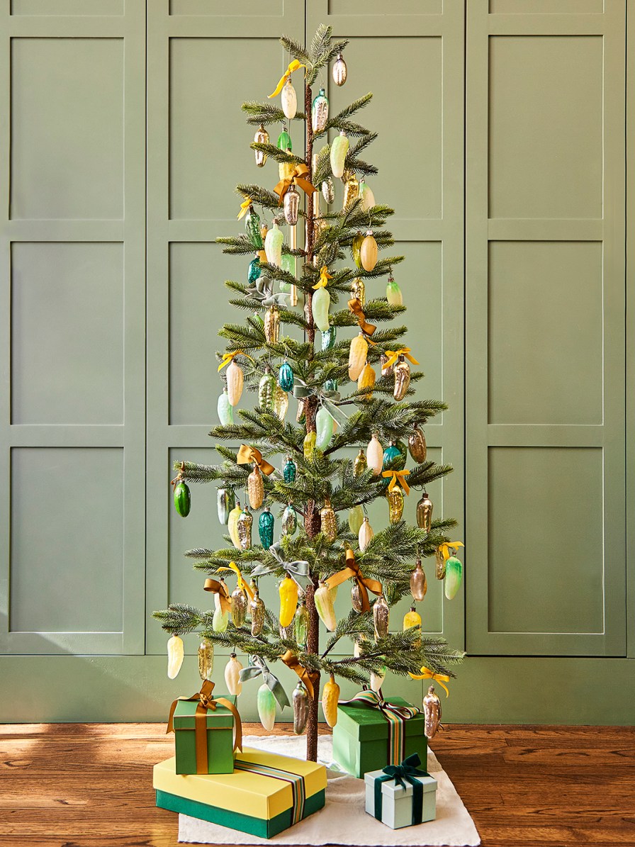 Jordan Ferney Decorated Her Christmas Tree With Only One Kind of ...