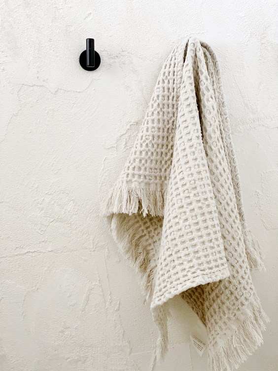 This DIYer Tried Leanne Ford’s Bathroom Reno Trick and It Turned Out ...