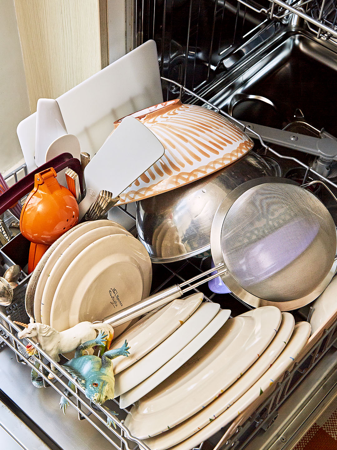 How to Load a Dishwasher So You Don’t Have to Hand-Wash Half the Glasses