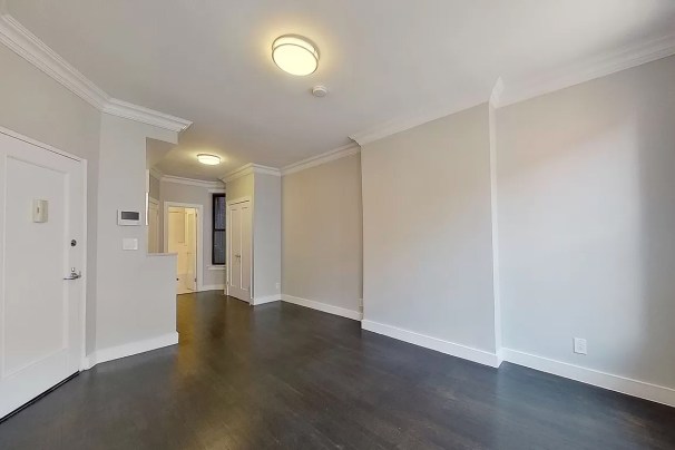 This Designer’s 500 Square Foot NYC Apartment Ditches the Traditional ...