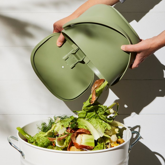 I Found a Countertop Compost Bin That Really, Truly Traps Any Bad Odors ...