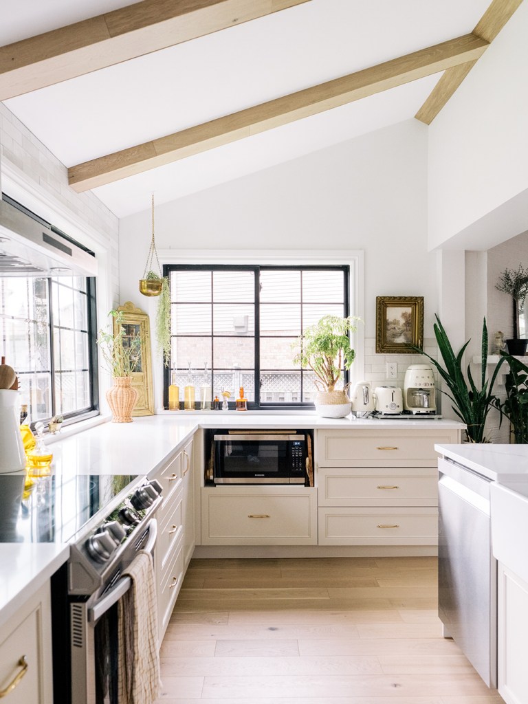How a Homeowner Turned Her Solarium Into a Spacious Kitchen