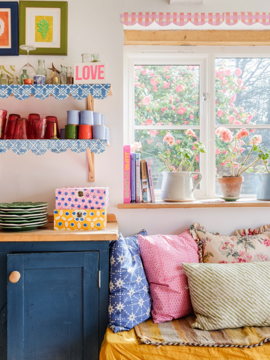 In This English Country Cottage, Crafty Decor Reads As Anything But ...