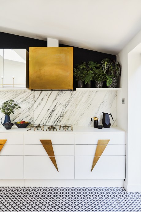 The Statement Feature Your Kitchen Needs Isn’t Black Paint or Zellige Tile