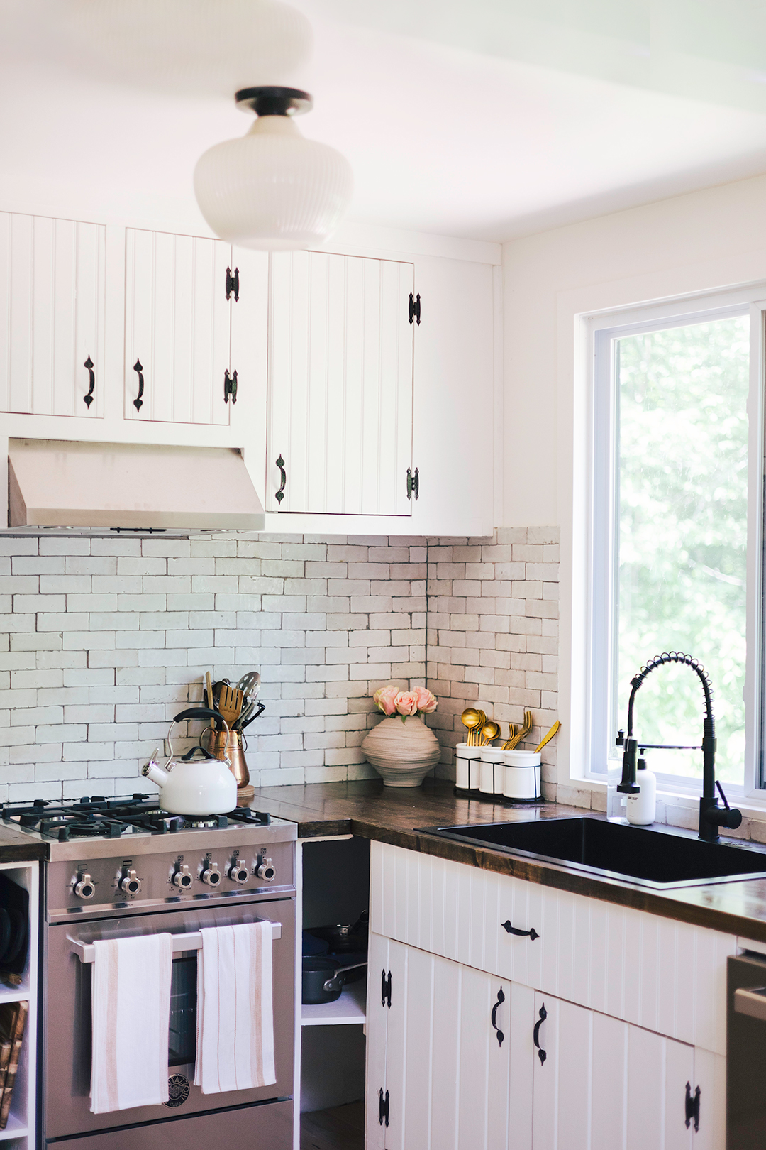 One Owner’s Design Tricks to Furnish an A-Frame Cabin | domino