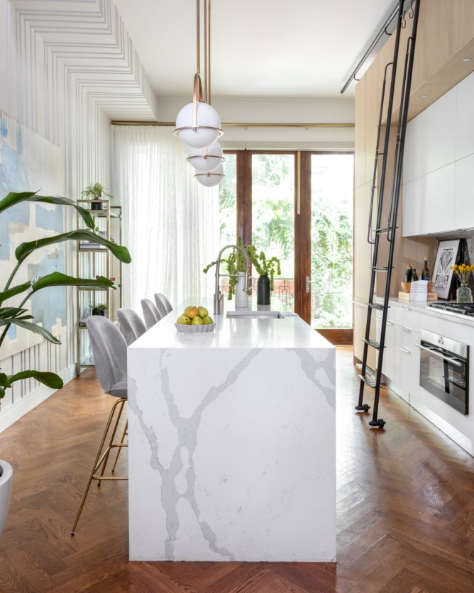 Tall Cabinets? A Kitchen Ladder Might Be Your Smartest Addition