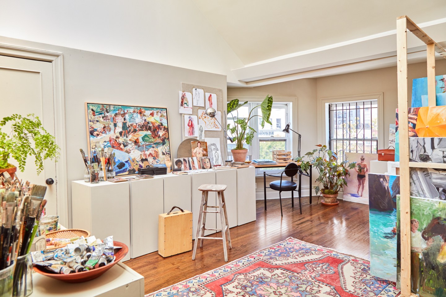 IKEA Storage Doubles as a Paint Easel in Jordan Ferney’s Apartment Art ...