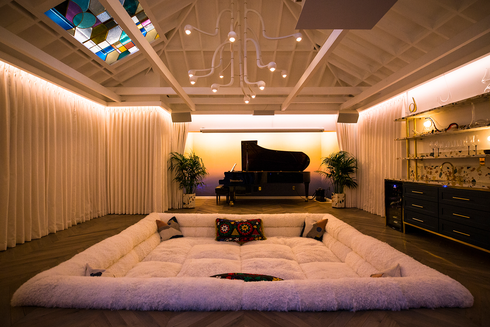 Close the Curtains and This Kevin Klein–Designed Pool House Becomes a ...