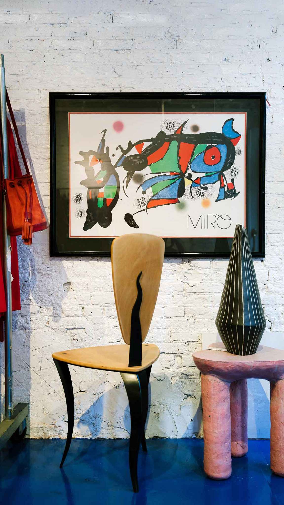 $50 Microwave Shelves Hold Books, Heels, and Sunnies at This DIY-Filled ...