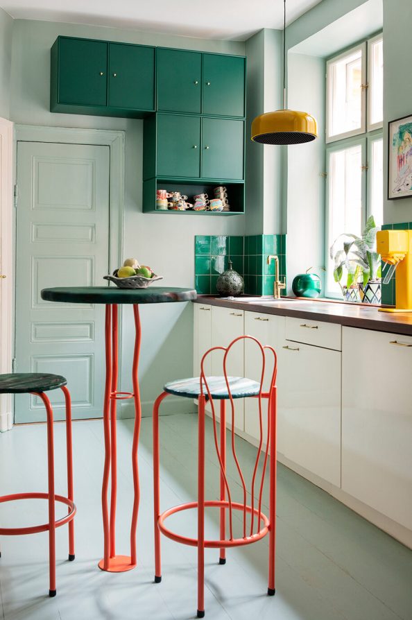 This Copenhagen Kitchen Swapped An Ever-Trendy Cabinet Hue For Our ...