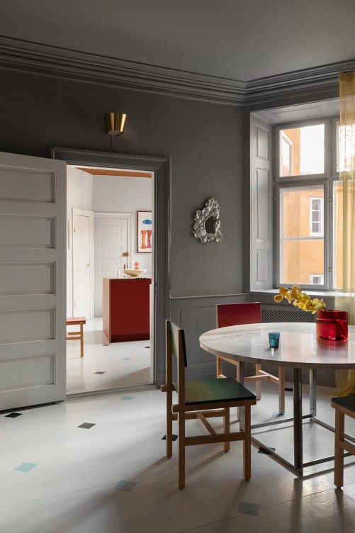 This Copenhagen Kitchen Swapped An Ever-Trendy Cabinet Hue For Our ...