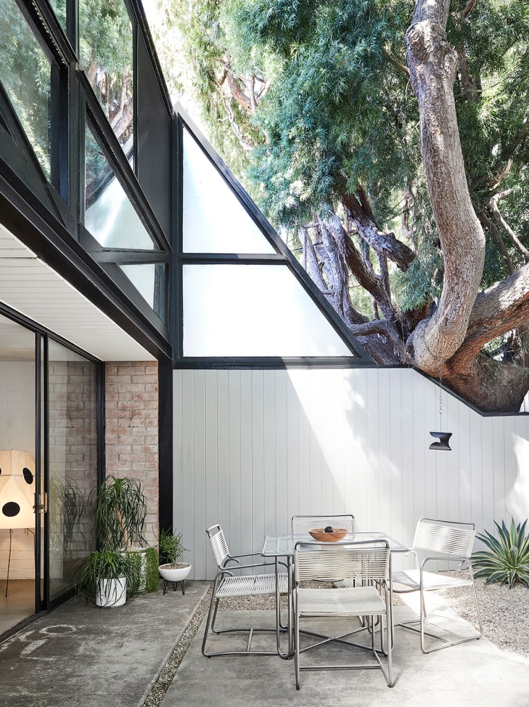 Tour Jonathon Burford and Jesse Rudolph's Los Angeles Home