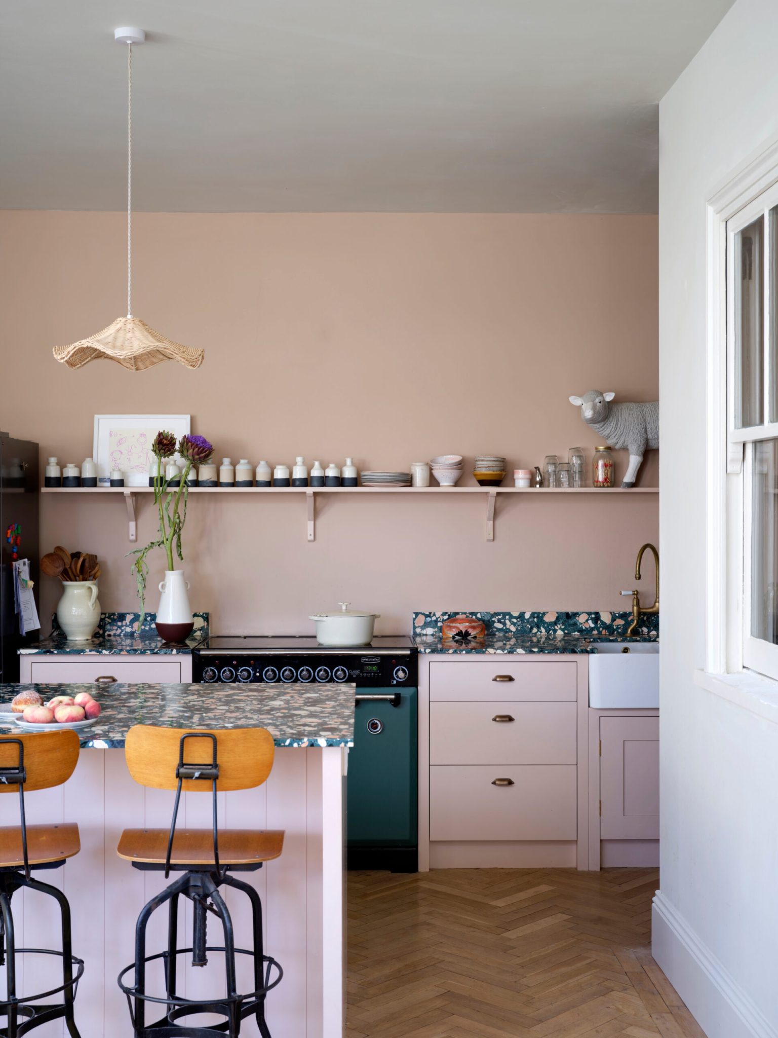 12 Pink Kitchen Cabinet Ideas