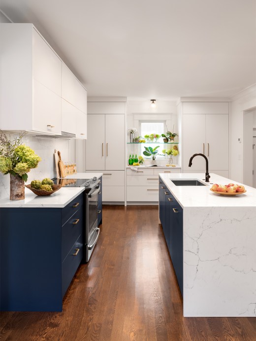 13 Navy Blue Kitchens, And Not a Nautical One In Sight