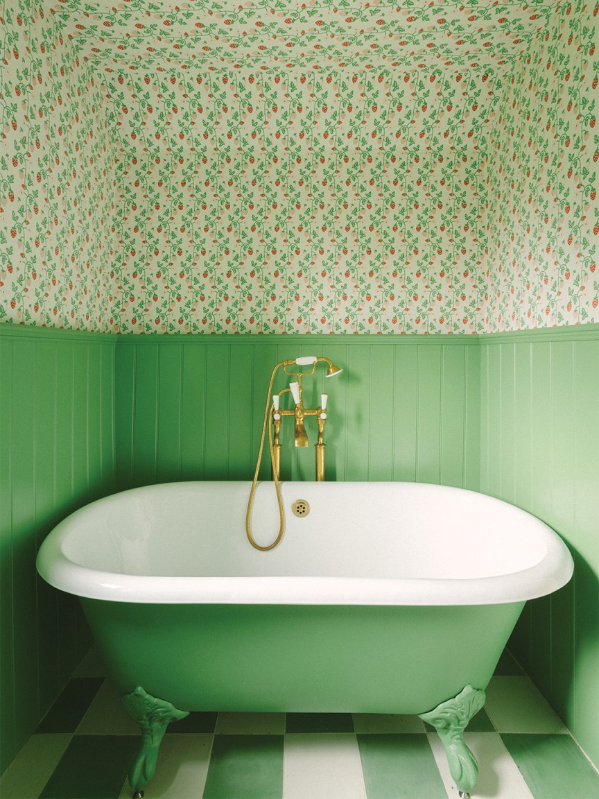 Tour a Surprisingly Cozy 21-Room House in Somerset, England