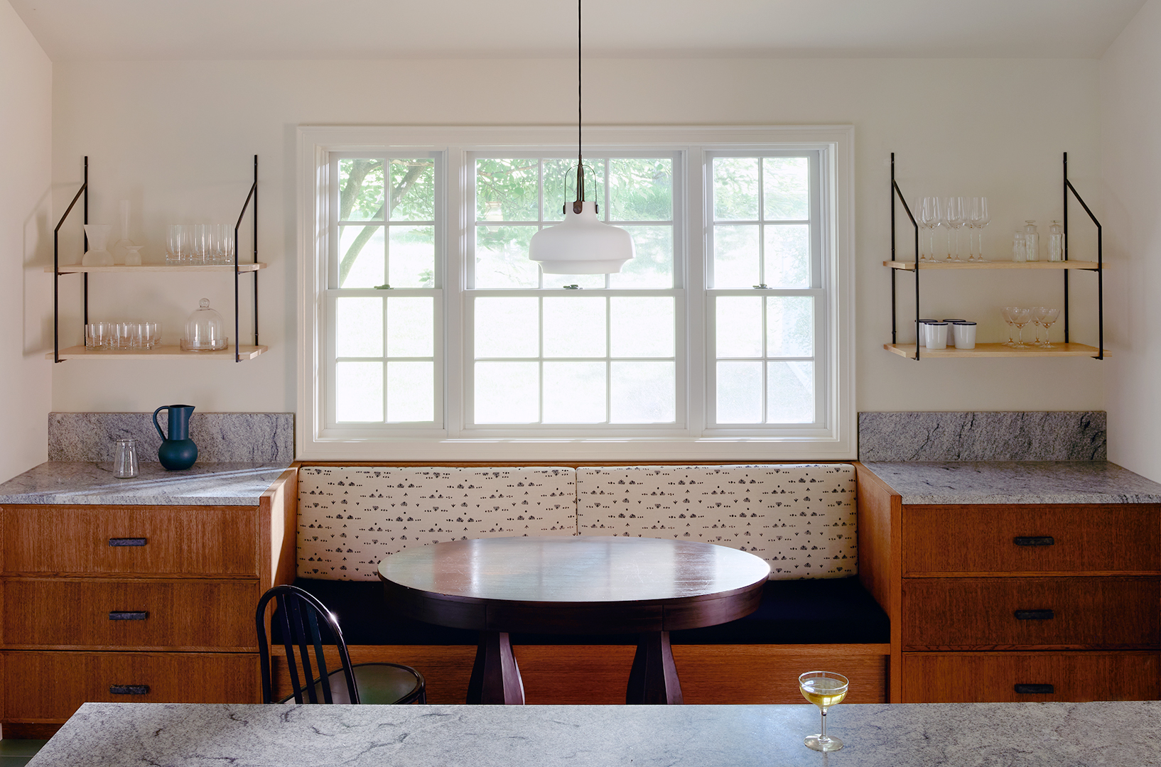 A Designer Tackled the 1800s (and 1980s) in This Kitchen Before and After