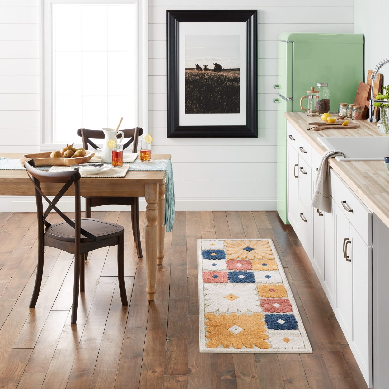 Miranda Lambert Just Dropped a Summer Rug That Takes Her to Her Happy ...