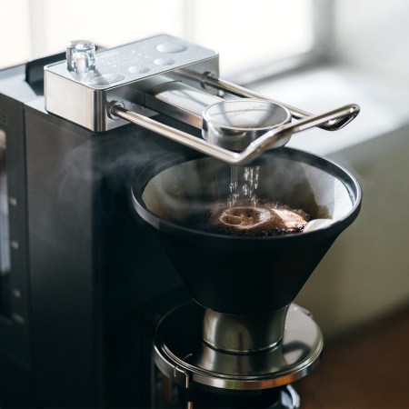 This 5-Inch-Wide Drip Machine Brews Hot And Cold Coffee - Domino