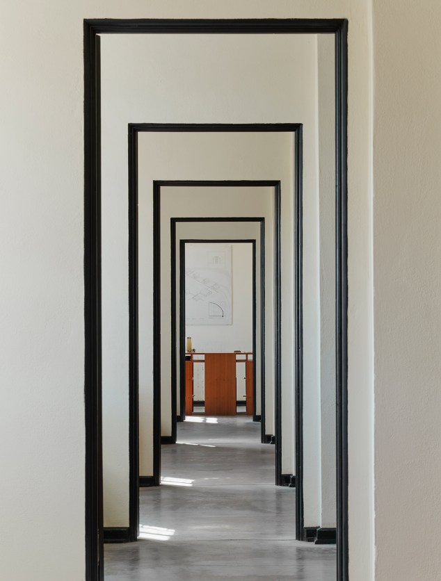 Inside the Sun-Soaked Marfa Compound Where Donald Judd Lived and Worked ...