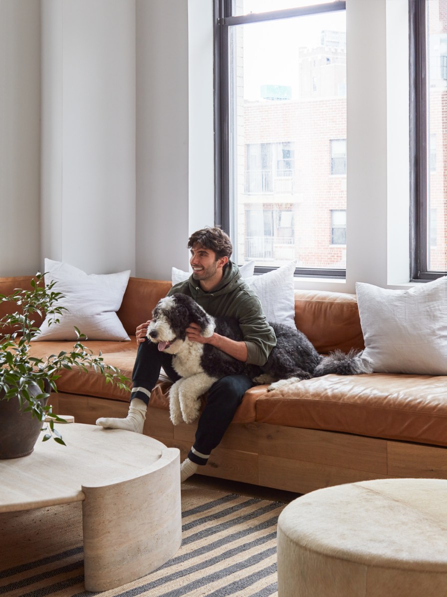 The Most Dramatic Feature in Akin Akman's NoHo Apartment Isn't The All ...