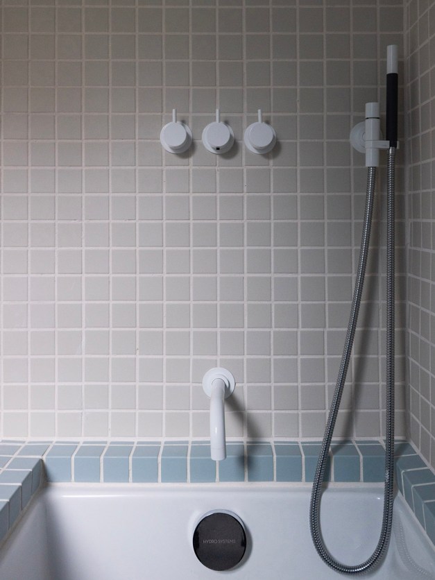 Jill Singer's Guest Bathroom Was Inspired by a Funky Toilet Paper Holder