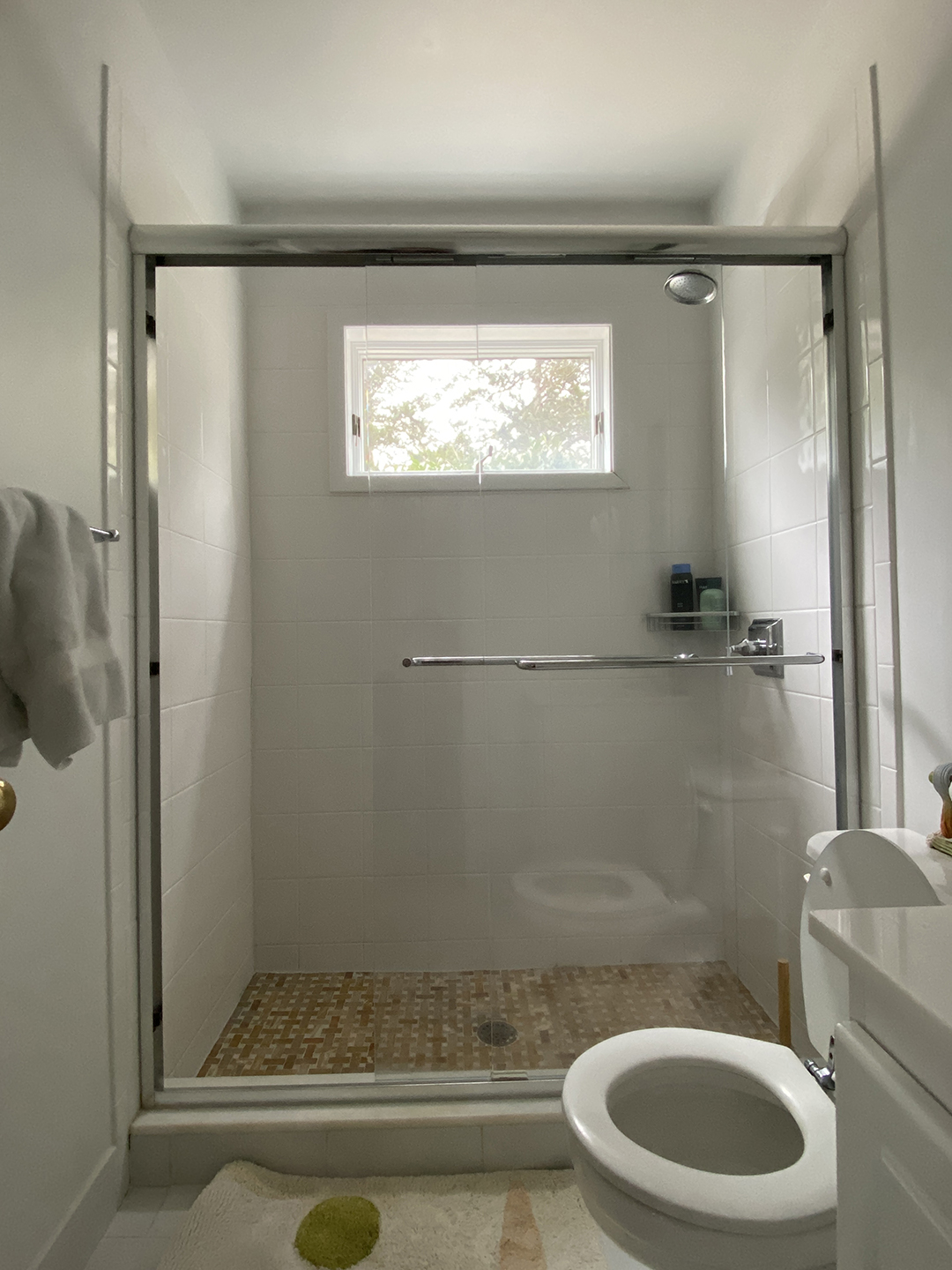 Jill Singer's Guest Bathroom Was Inspired by a Funky Toilet Paper Holder