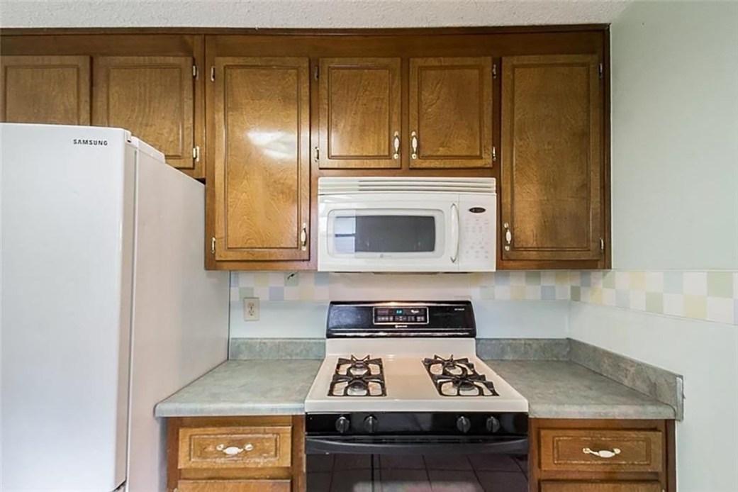 A Georgia Galley Kitchen Reno That Was 2 Years in the Making