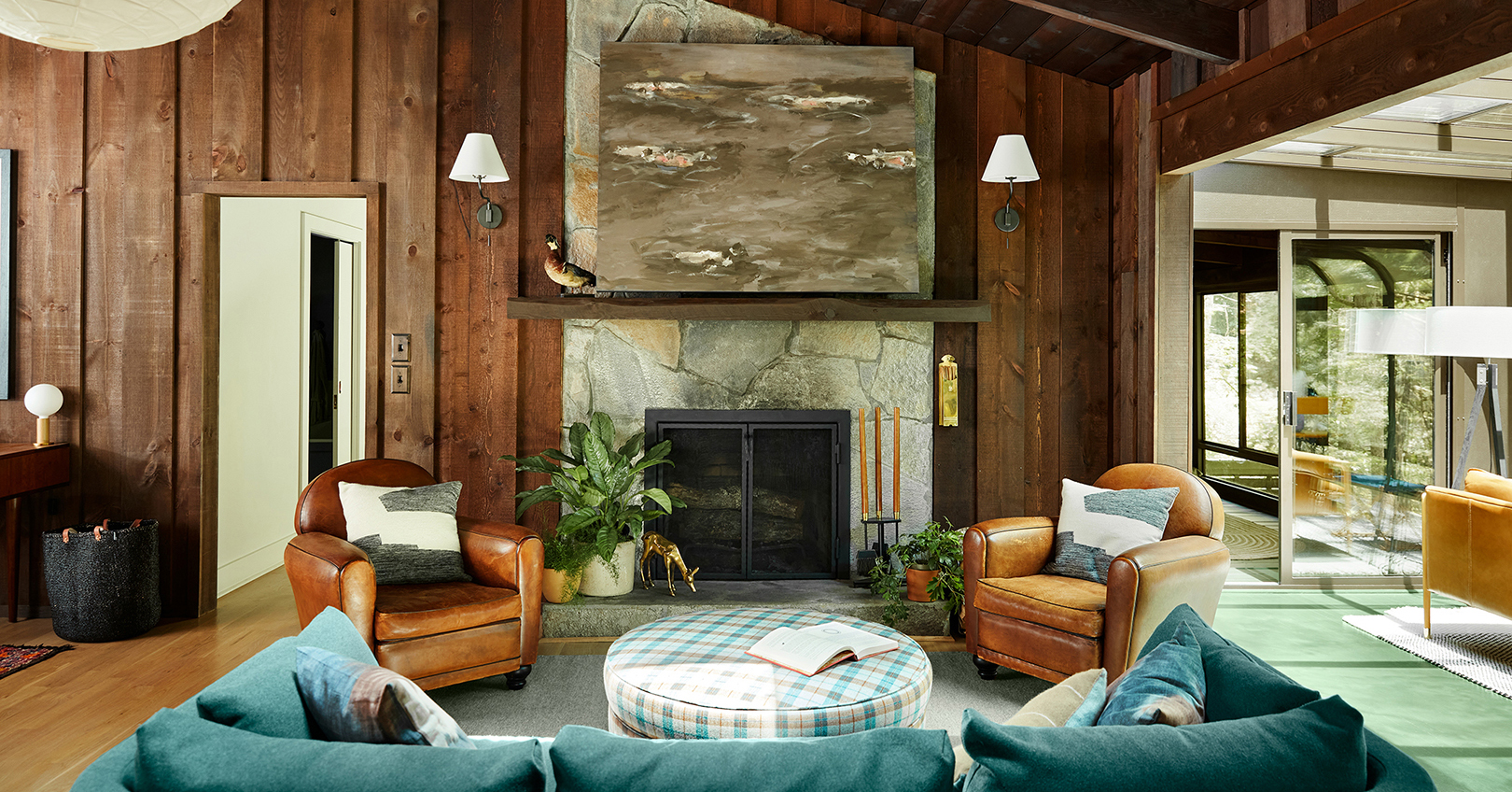 9 Modern Farmhouse Living Rooms That Balance Cozy and Cool